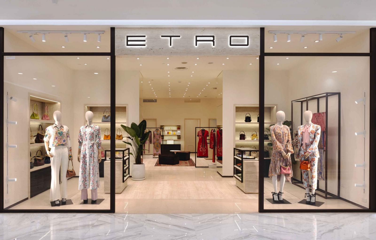 亞洲第一間！義大利品牌ETRO新店裝在台灣，必逛亮點一次看：女星愛包、獨賣限定商品都買得到 | Bella.tw儂儂