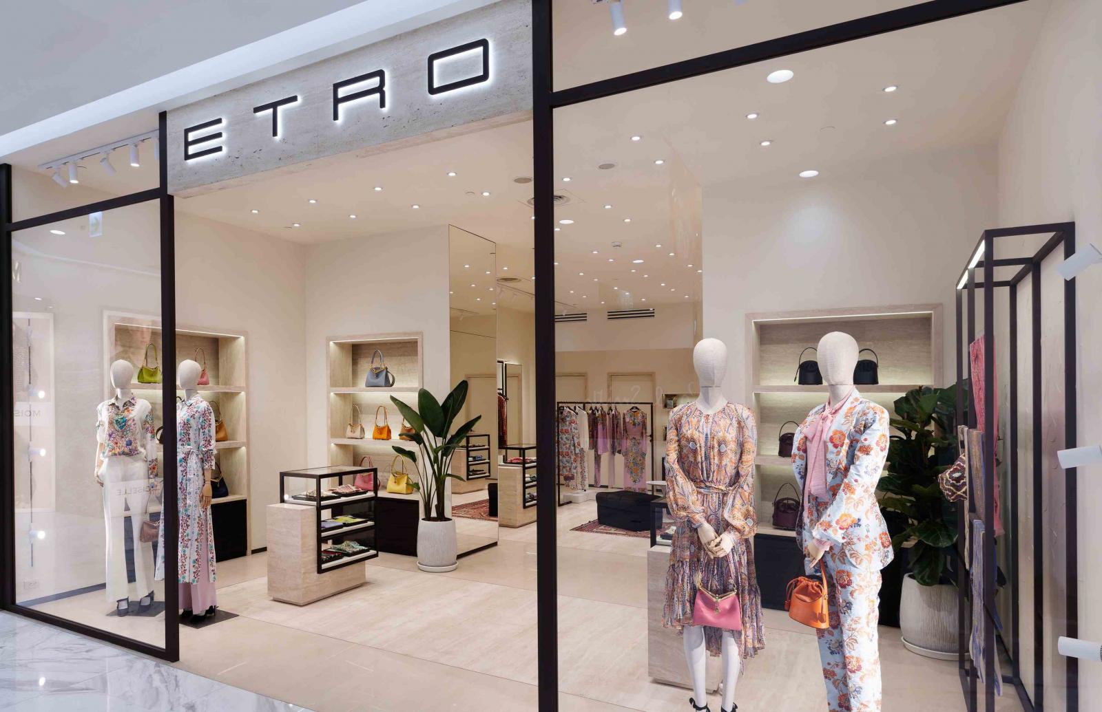 亞洲第一間！義大利品牌ETRO新店裝在台灣，必逛亮點一次看：女星愛包、獨賣限定商品都買得到 | Bella.tw儂儂